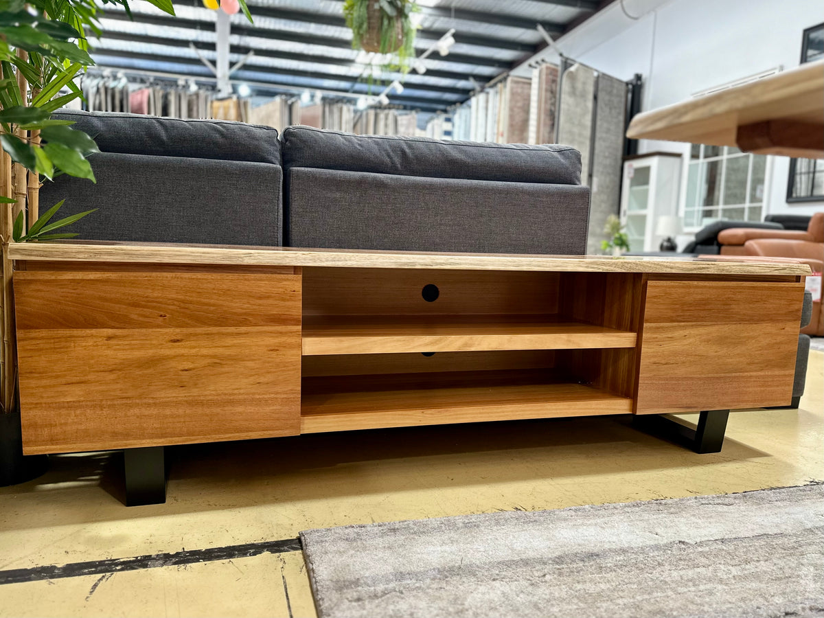 Entertainment Units – SEL f LESS